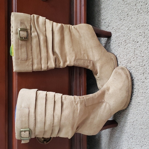 Skechers | Shoes | Soho Lab Skechers Design Heeled Boots Size 75 | Poshmark